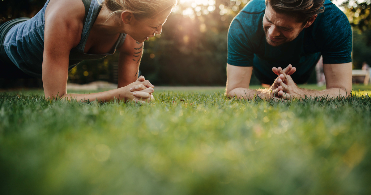 How long can you 'plank'? This woman set a new world record! - KCBI